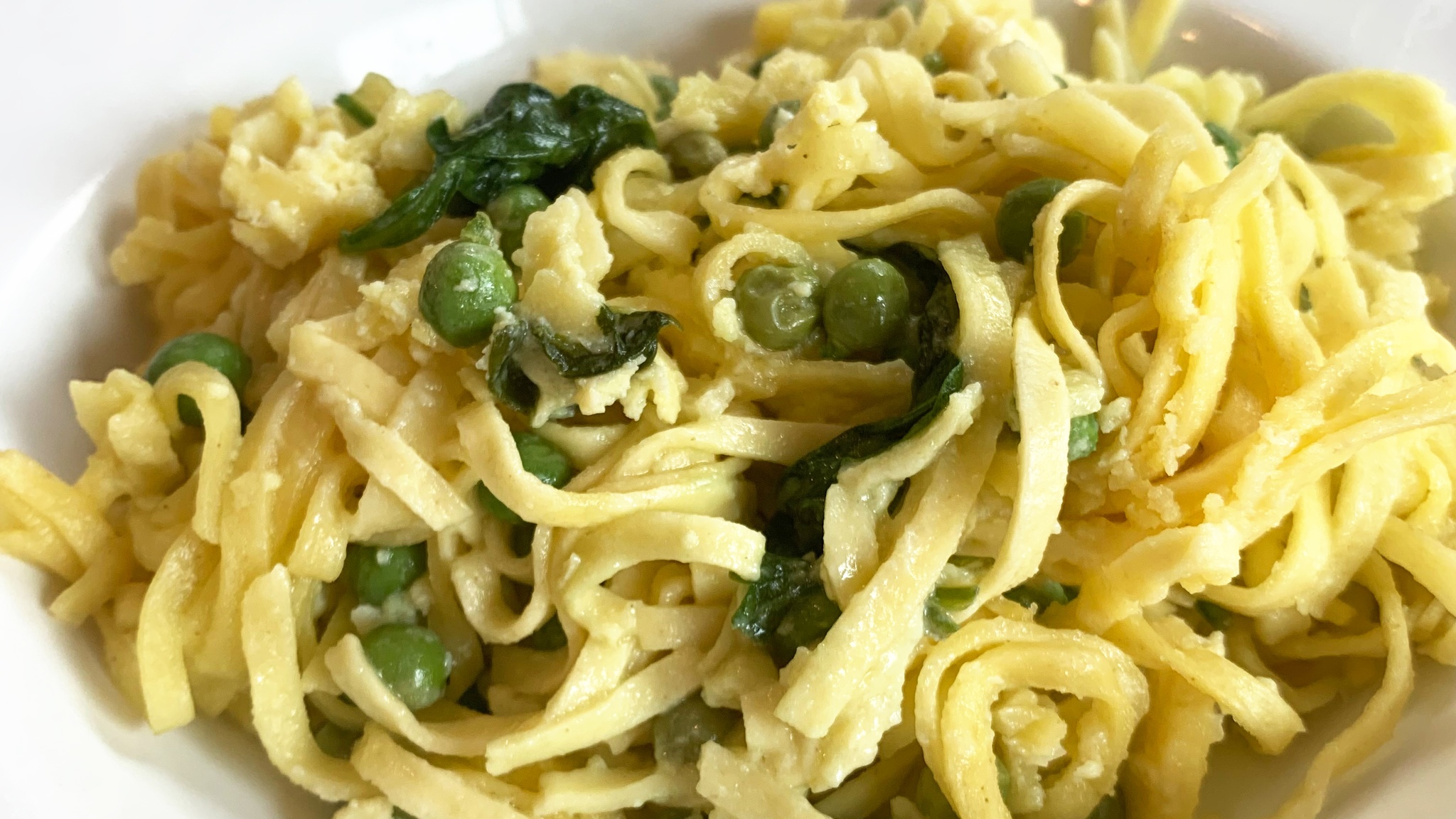 Pea and Spinach Carbonara Recipe - Fresco